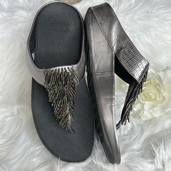 Fitflop | Shoes | Euc Fitflop Metallic Grey Beaded Flipflop Sandals ...
